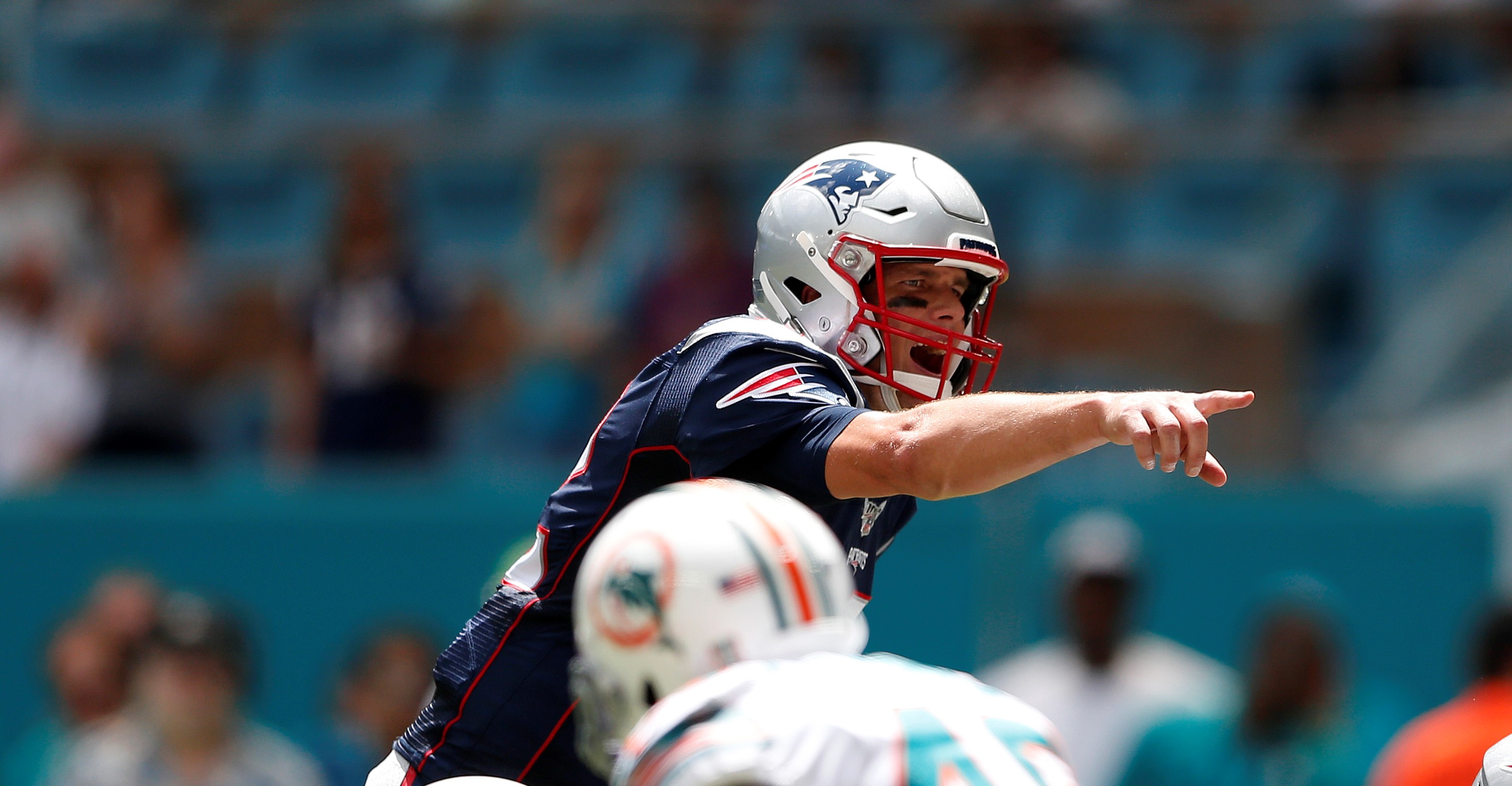 Referee Told Miami Dolphins LB to 'Stay Off Tom' Brady After Perfectly ...