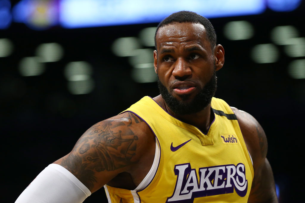 LeBron Shows Off His Massive Quarantine Beard While Working Out At Home ...
