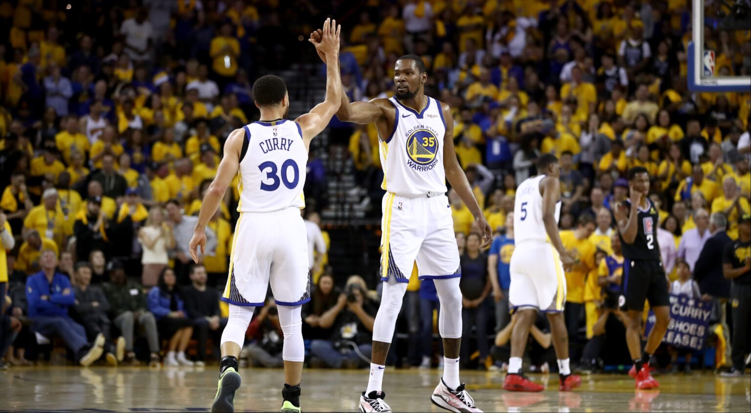 How Tall Is Steph Curry? All About Golden State Warriors Star’s Height