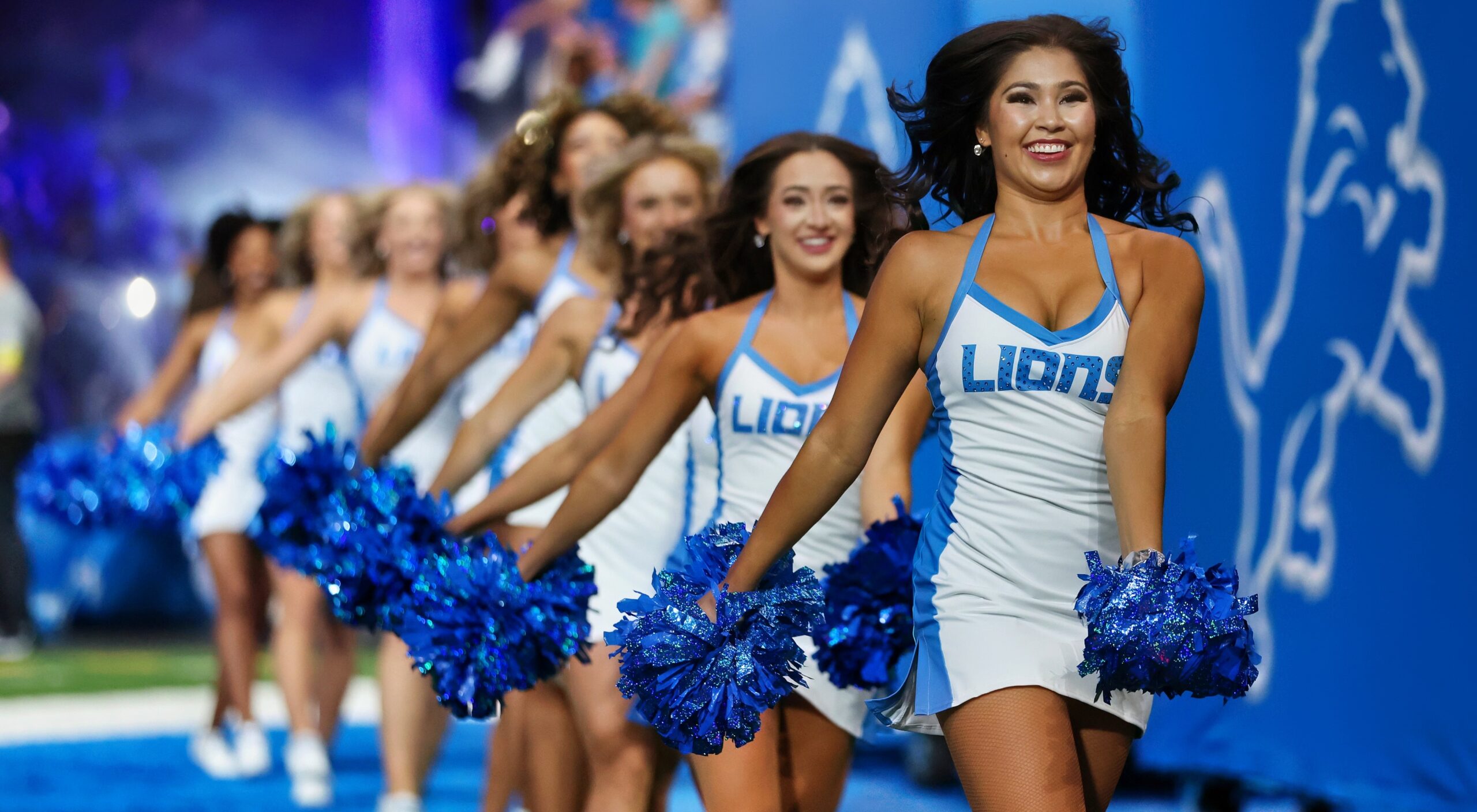 Detroit Lions Cheerleaders Turning Heads On Opening Night