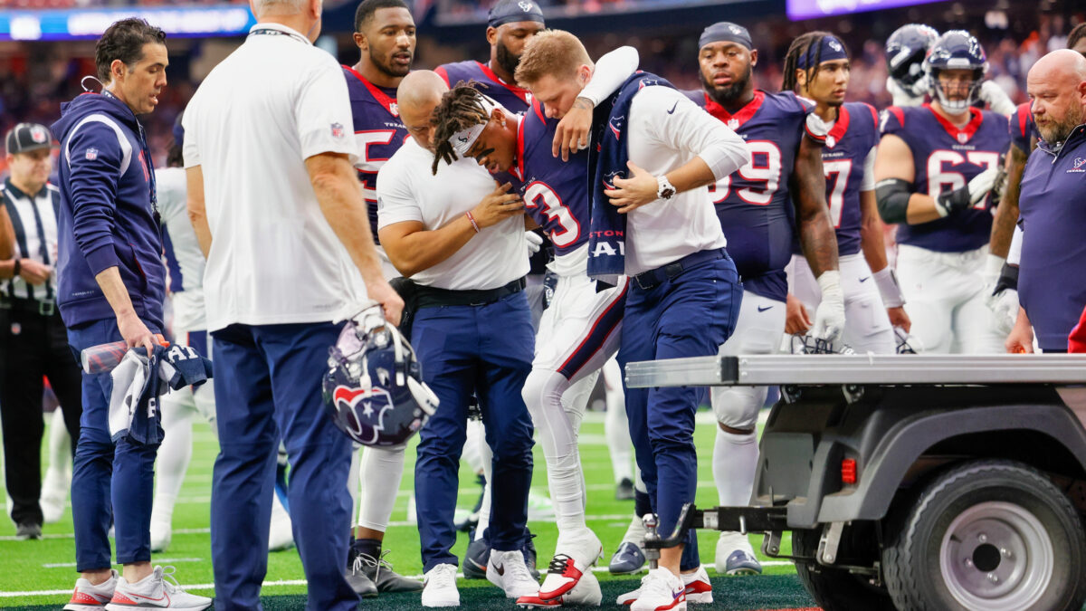 Tank Dell's Season Is Over After WR Suffers Broken Leg