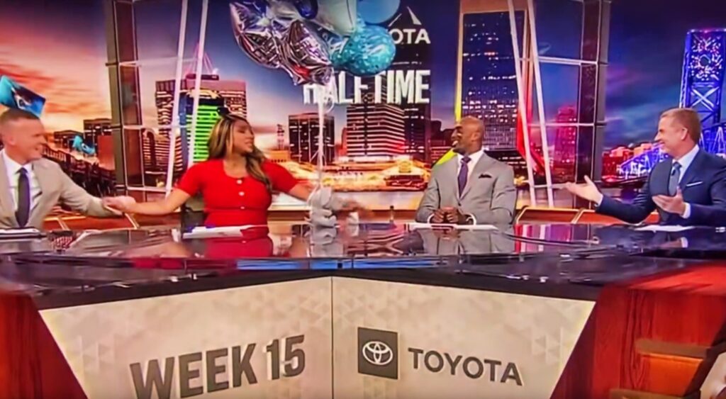 Jason Garrett Had The Most Awkward Halftime Moment