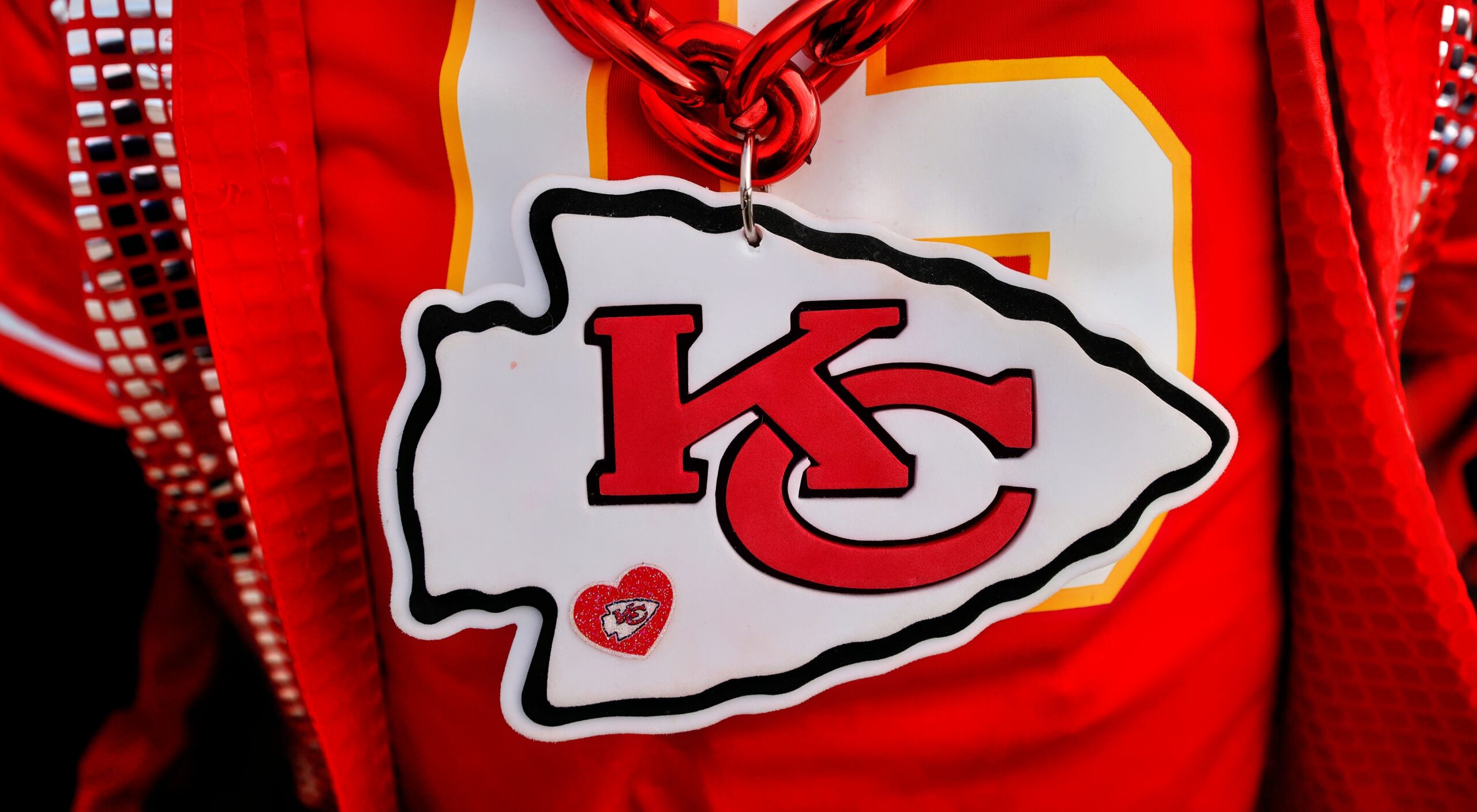 Chiefs Fans Shows His Insane Winter Outfit For Today's Game