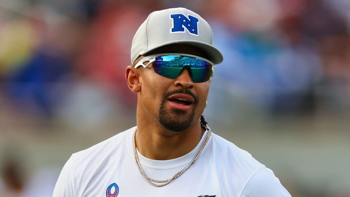 NFL Fans Are Begging Jalen Hurts To Grow His Goatee Back
