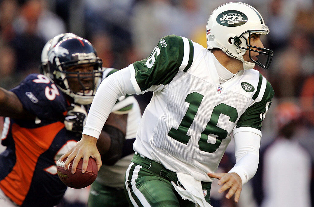 17 Best NFL Quarterbacks To Play A Game Over 40 Years Old