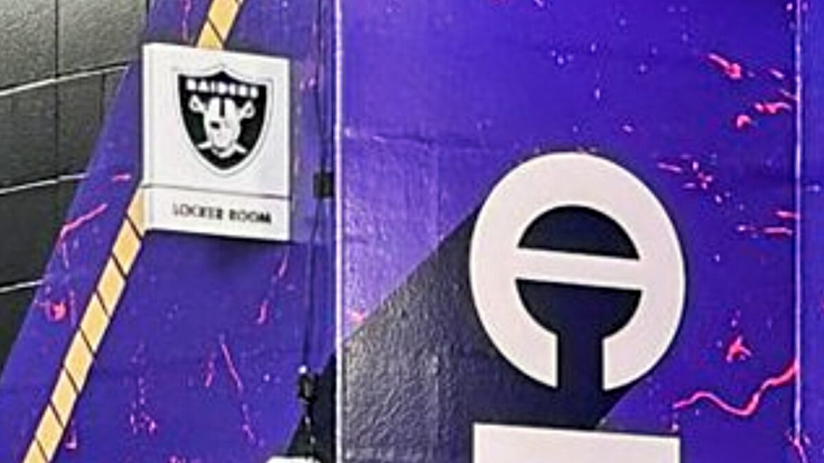 Raiders Fans Pissed With Chiefs Super Bowl Locker Room