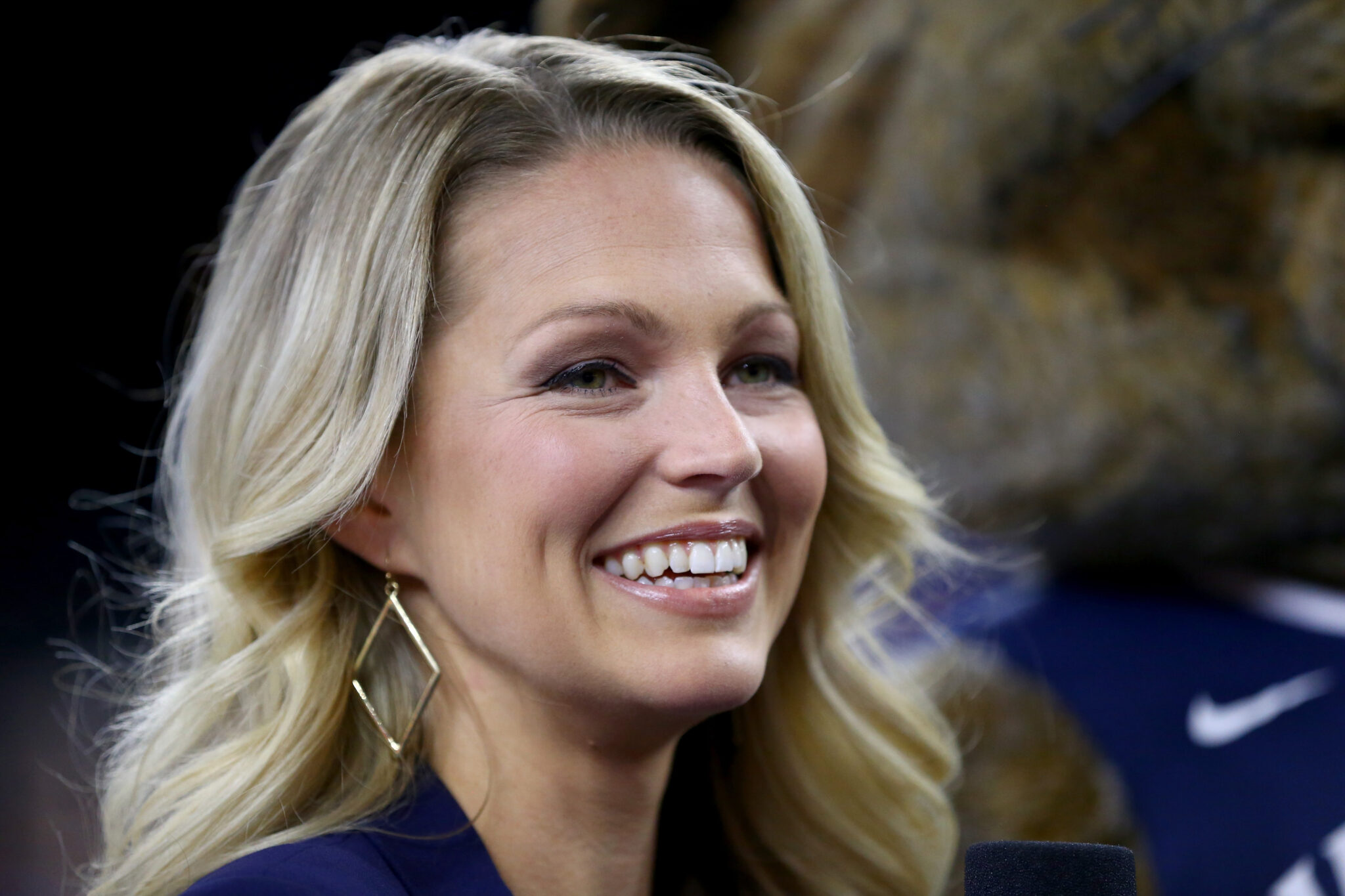 PHOTOS: CBS Sports Allie LaForce Is Going Viral In Jaw-Dropping All ...