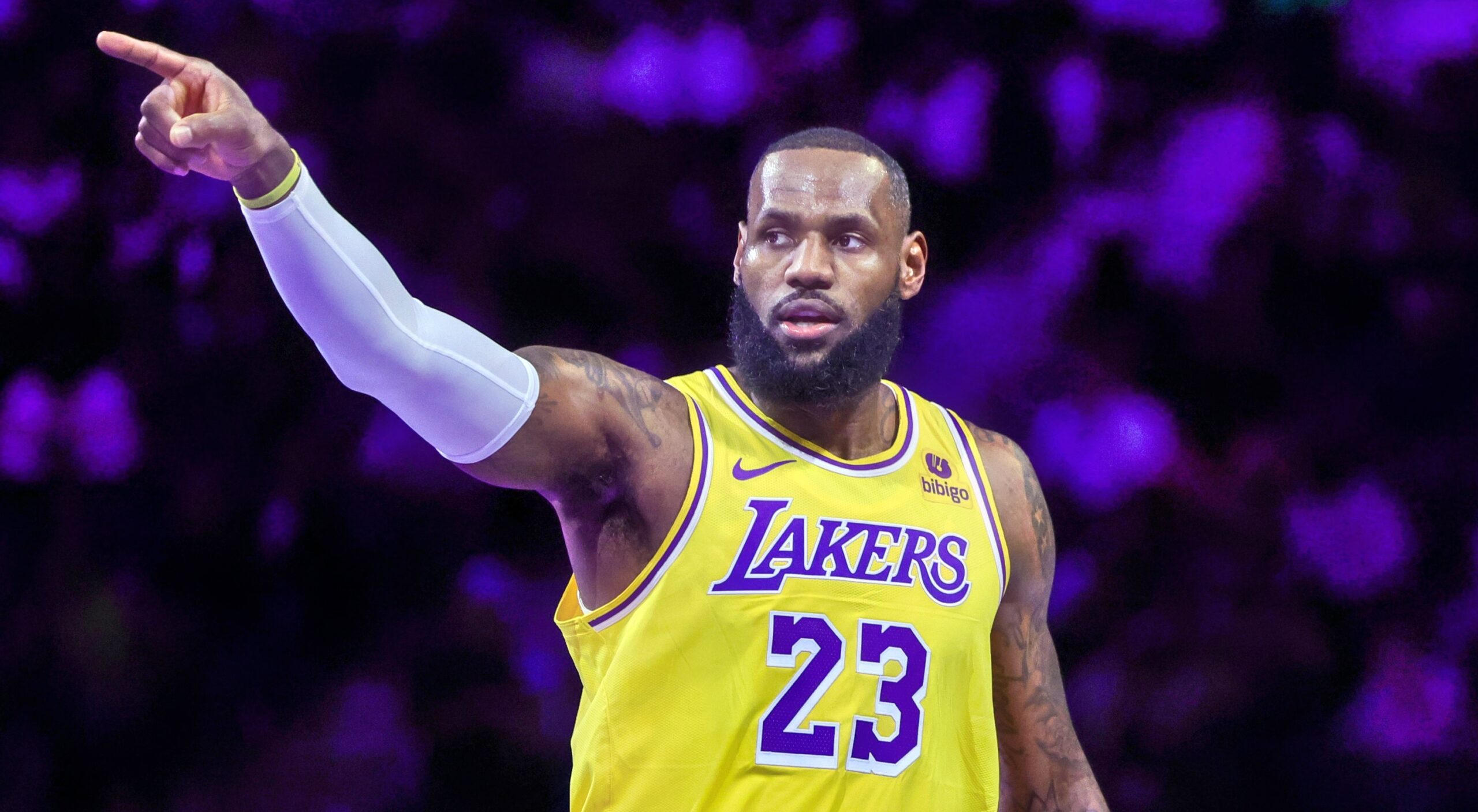 REPORT: 2 Teams Emerge As Overwhelming Favorites To Land LeBron James