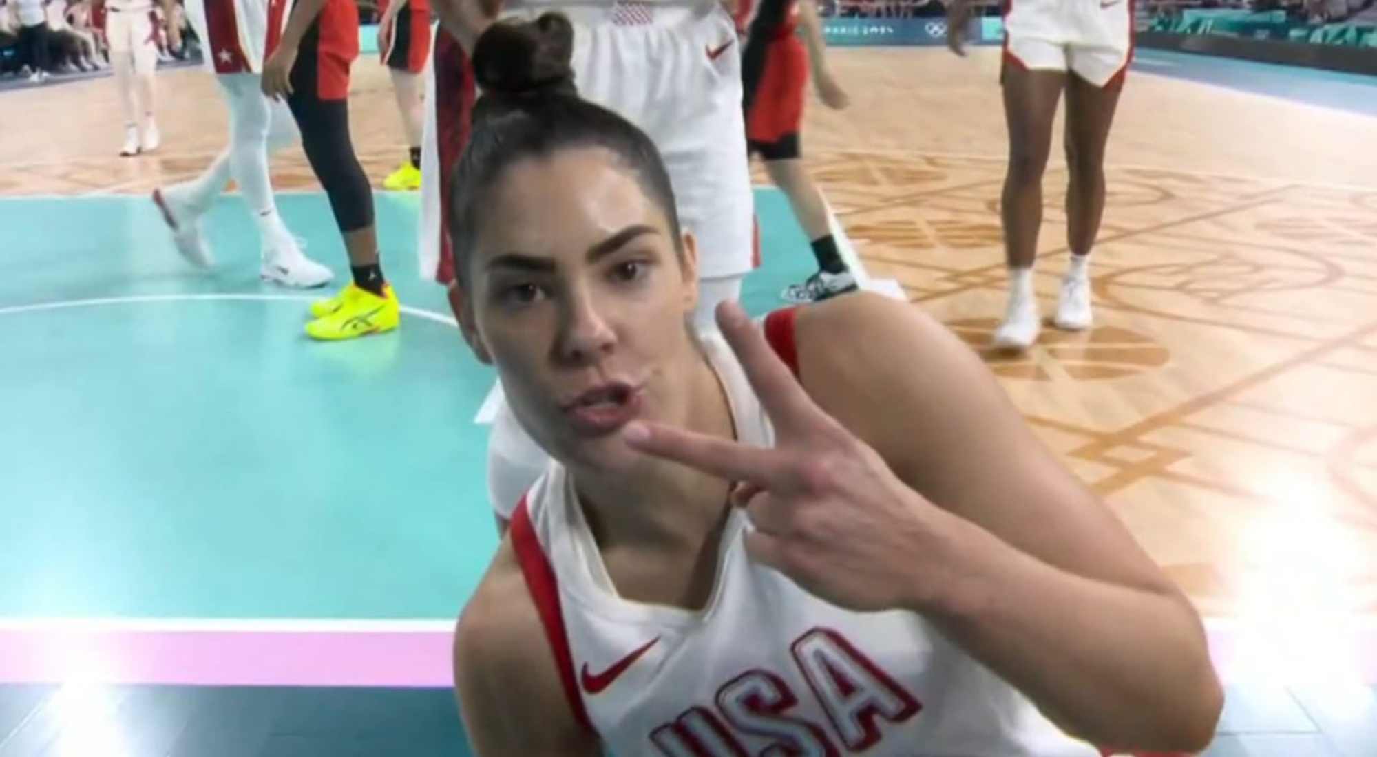 VIDEO: Sideline Camera Caught A Perfectly-Timed Snapshot Of WNBA Star ...