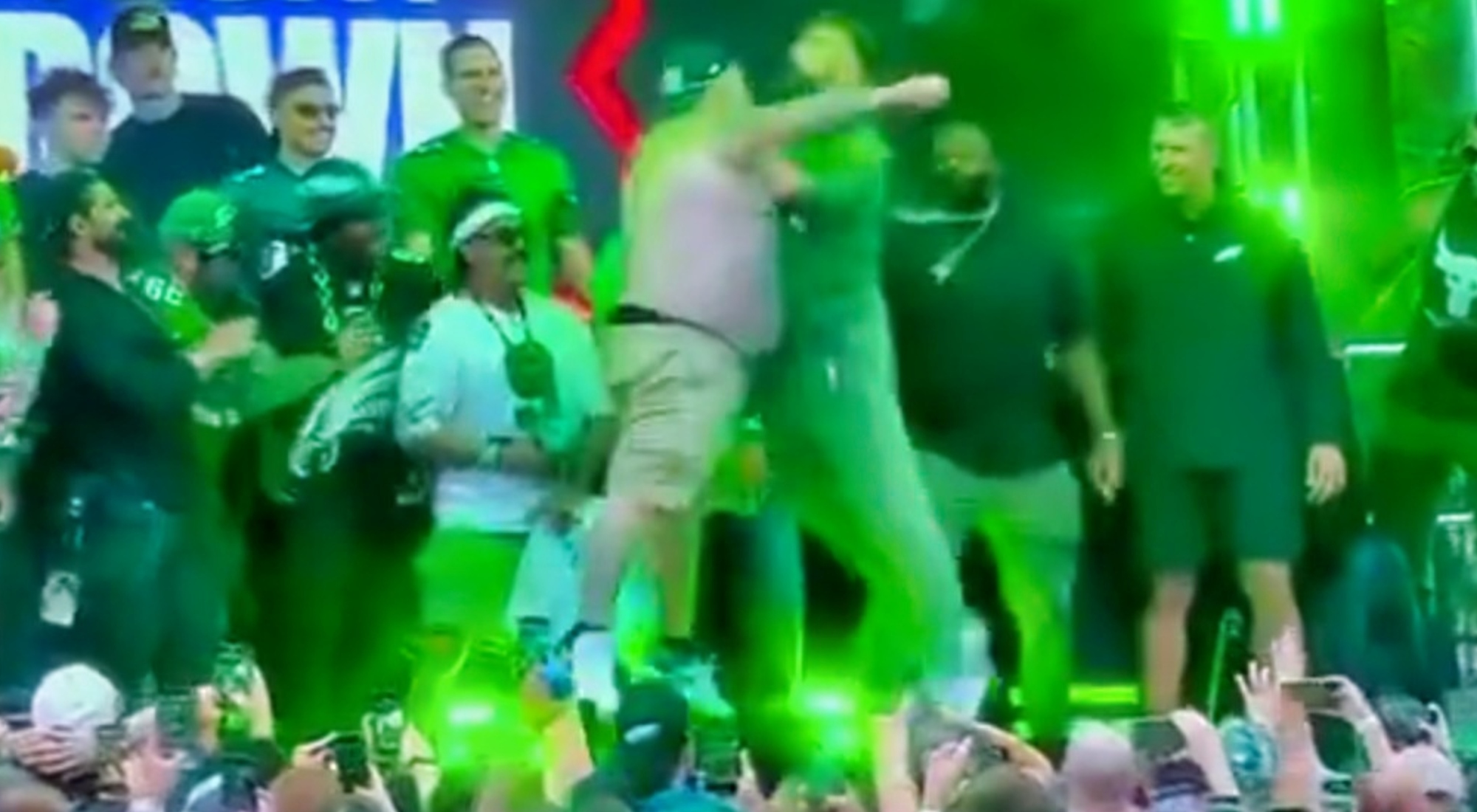 VIDEO: Poor Eagles Fan Appears To Brutally Tear His ACL While Chest ...