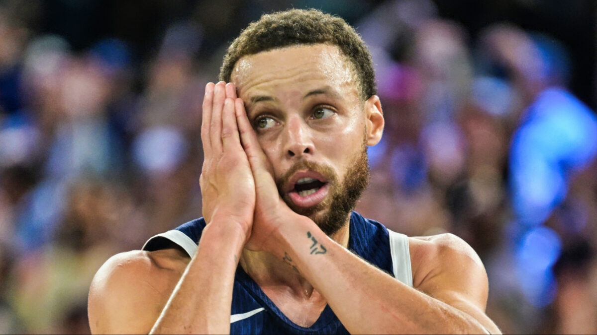 VIDEO: Crowd Erupts As Stephen Curry Breaks Out The Iconic 'Night ...