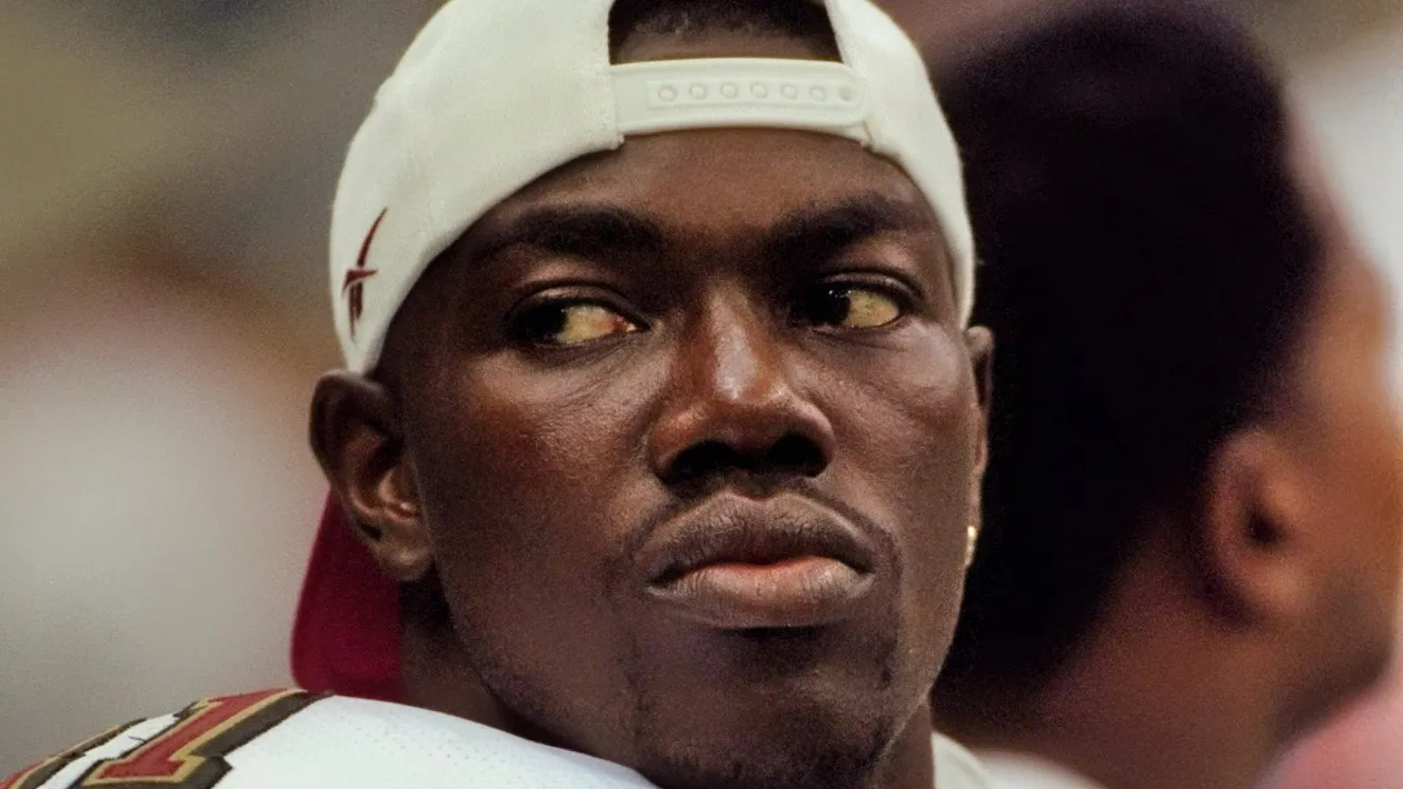 10 Worst Times An NFL Player Through Their Teammate Under The Bus