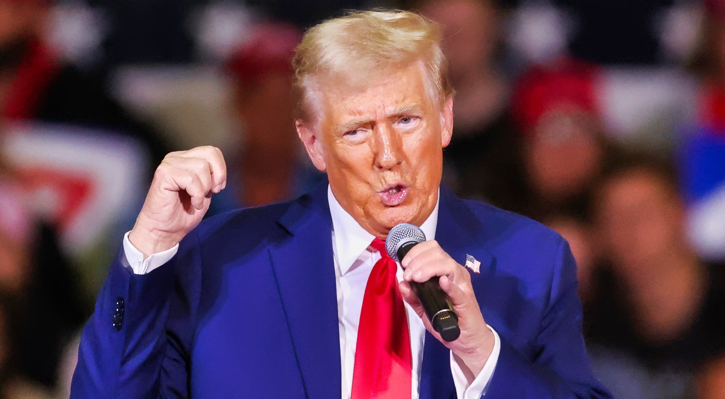 PHOTO: Donald Trump Posts Wild Pic Of Himself For 'Sunday Night ...