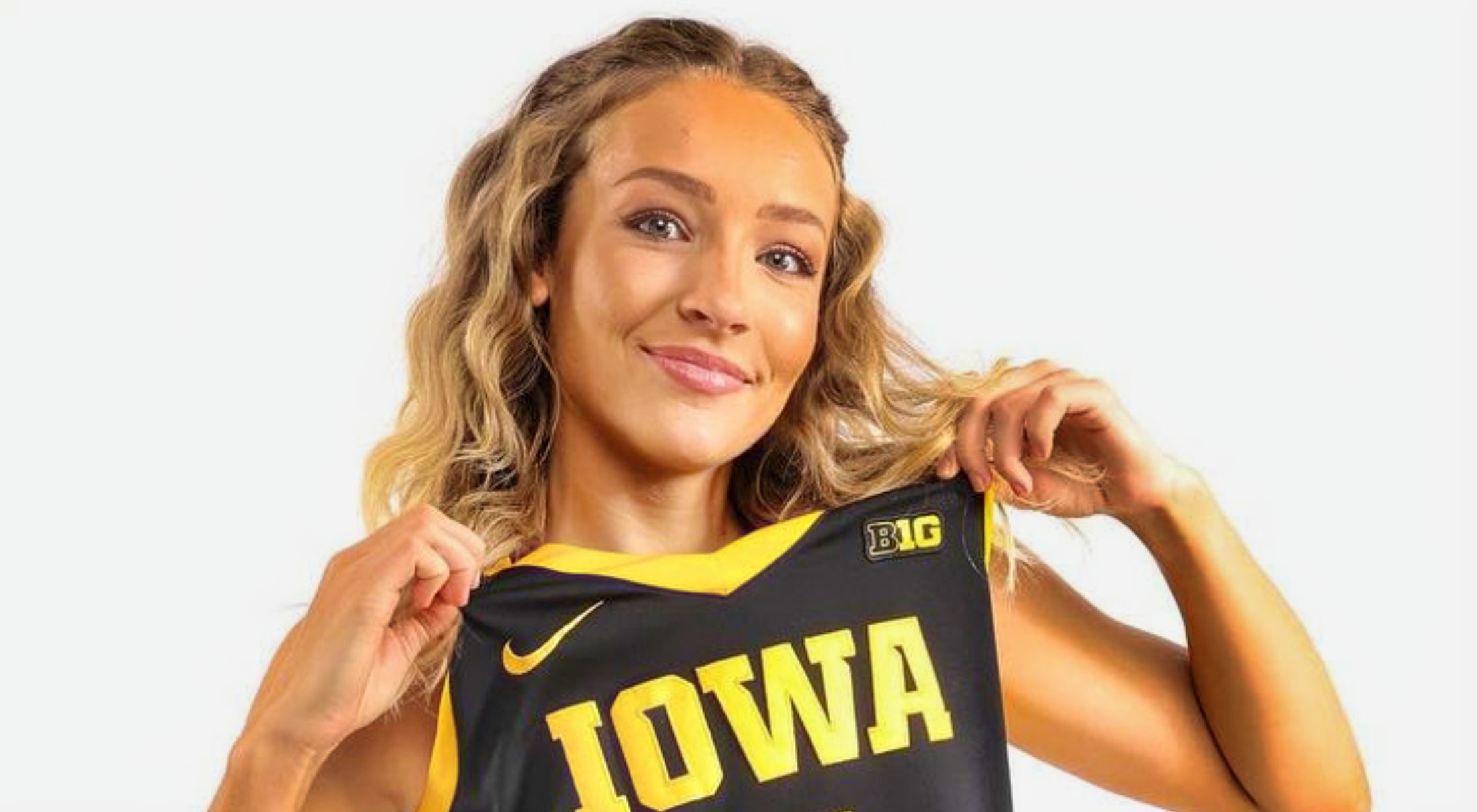 PHOTOS: Caitlin Clark's Former Teammate Had Fans Doing A Double-Take ...