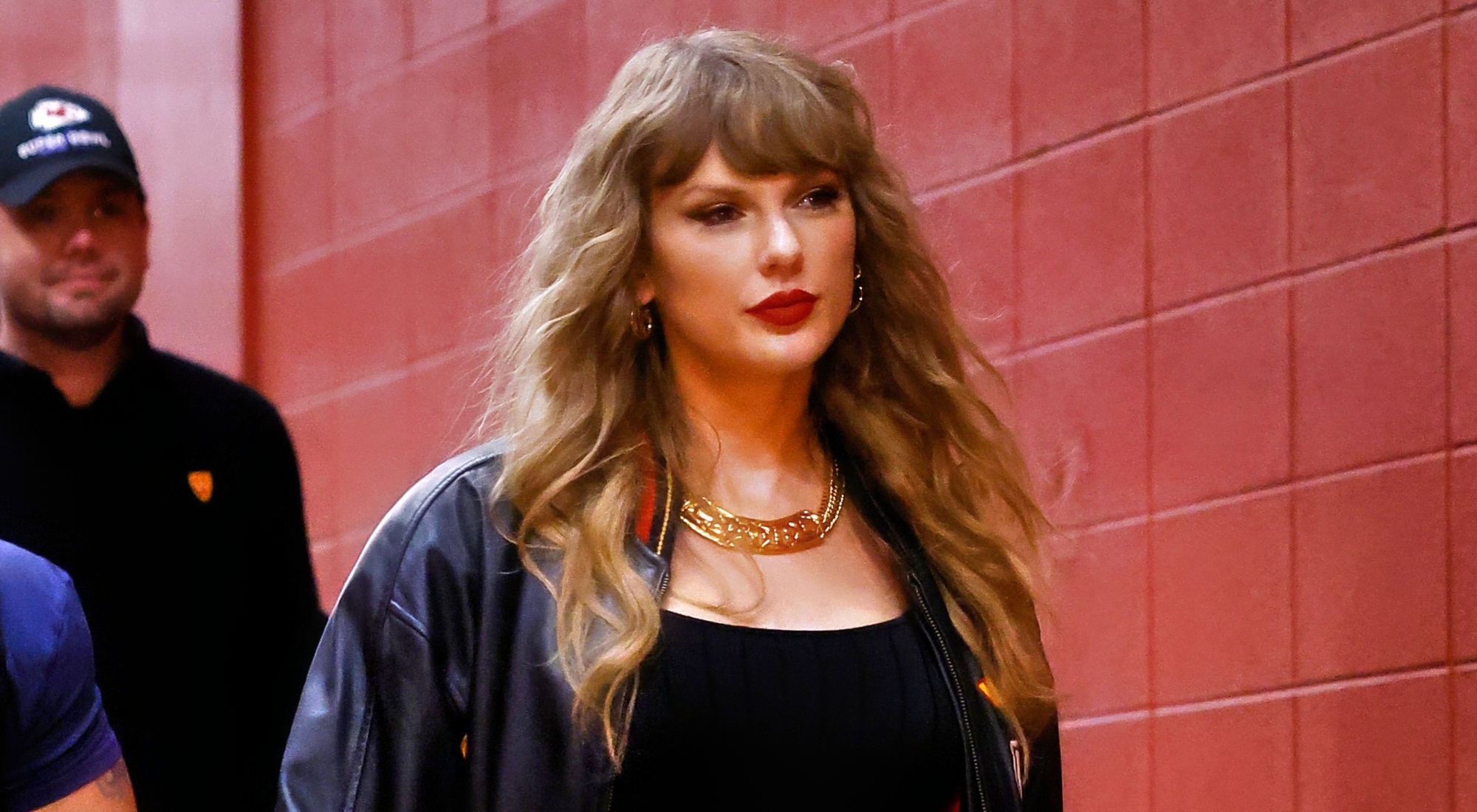 Kansas City Chiefs Player's Fiancée Spills The Beans On How Taylor ...