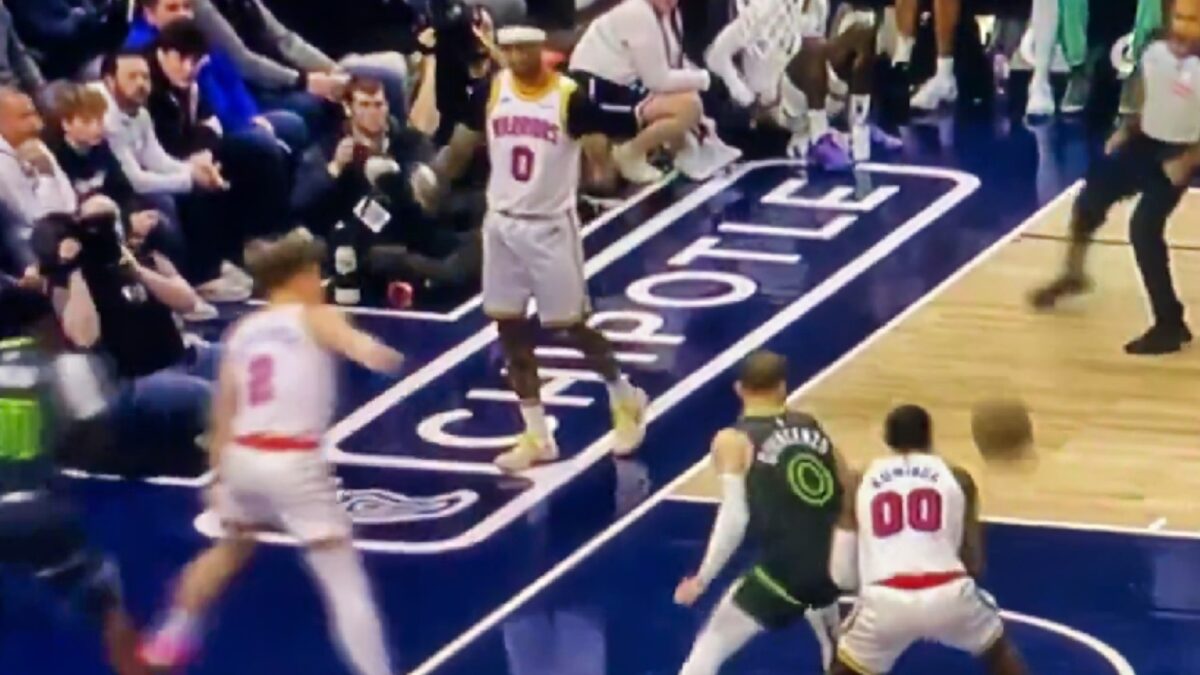 Gary Payton II Seems Frustrated After Podziemski Misses Wide Open Layup
