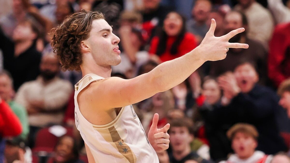 Josh Giddey's Triple-Double Helps Chicago Bulls Beat Milwaukee Bucks