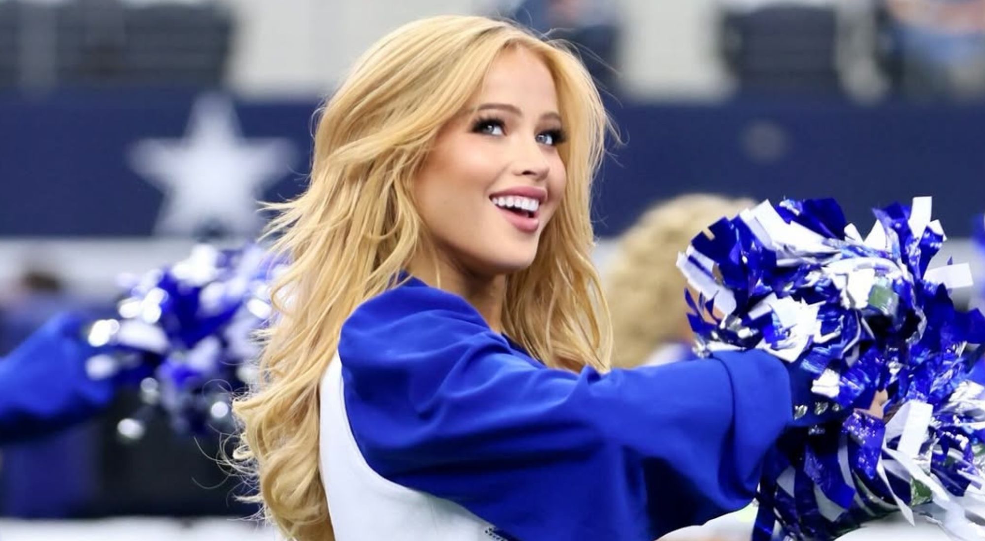 Dallas Cowboys Cheerleader Sparks Buzz With Photo