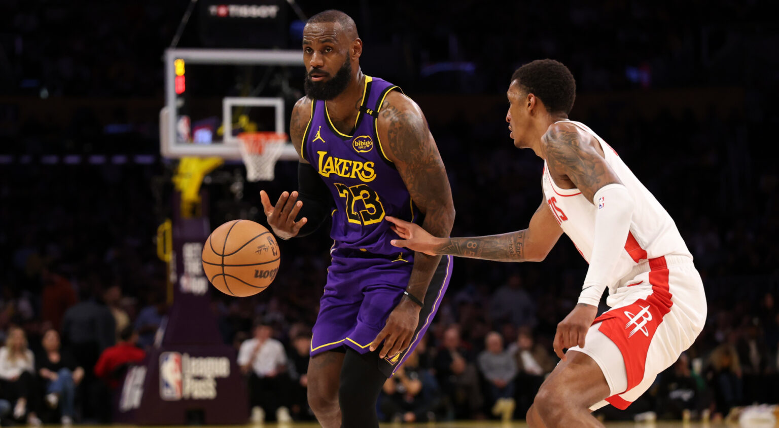 Social Media Detectives Are Convinced LeBron James Purposely Knocked ...