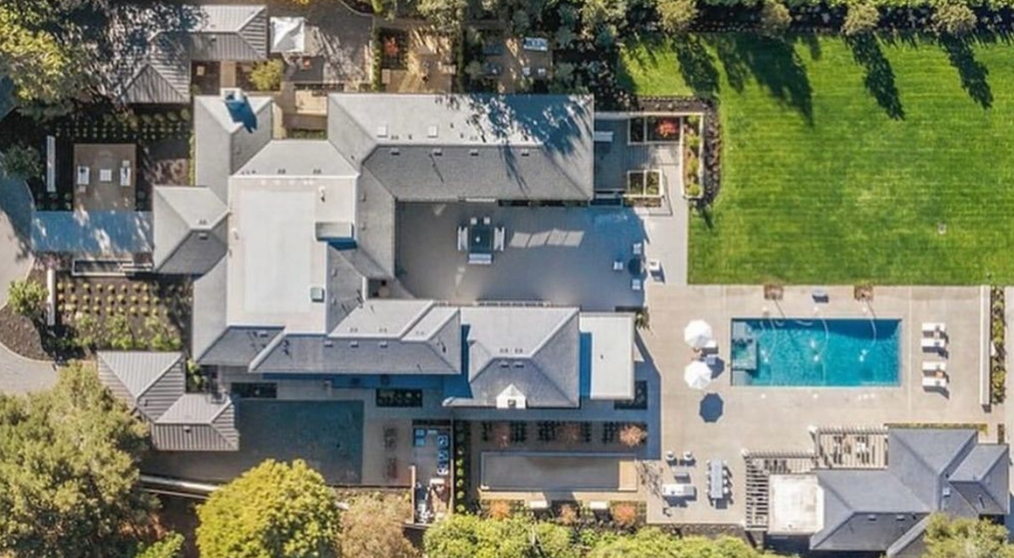 Inside Stephen Curry’s $30M Atherton Mansion Lifestyle