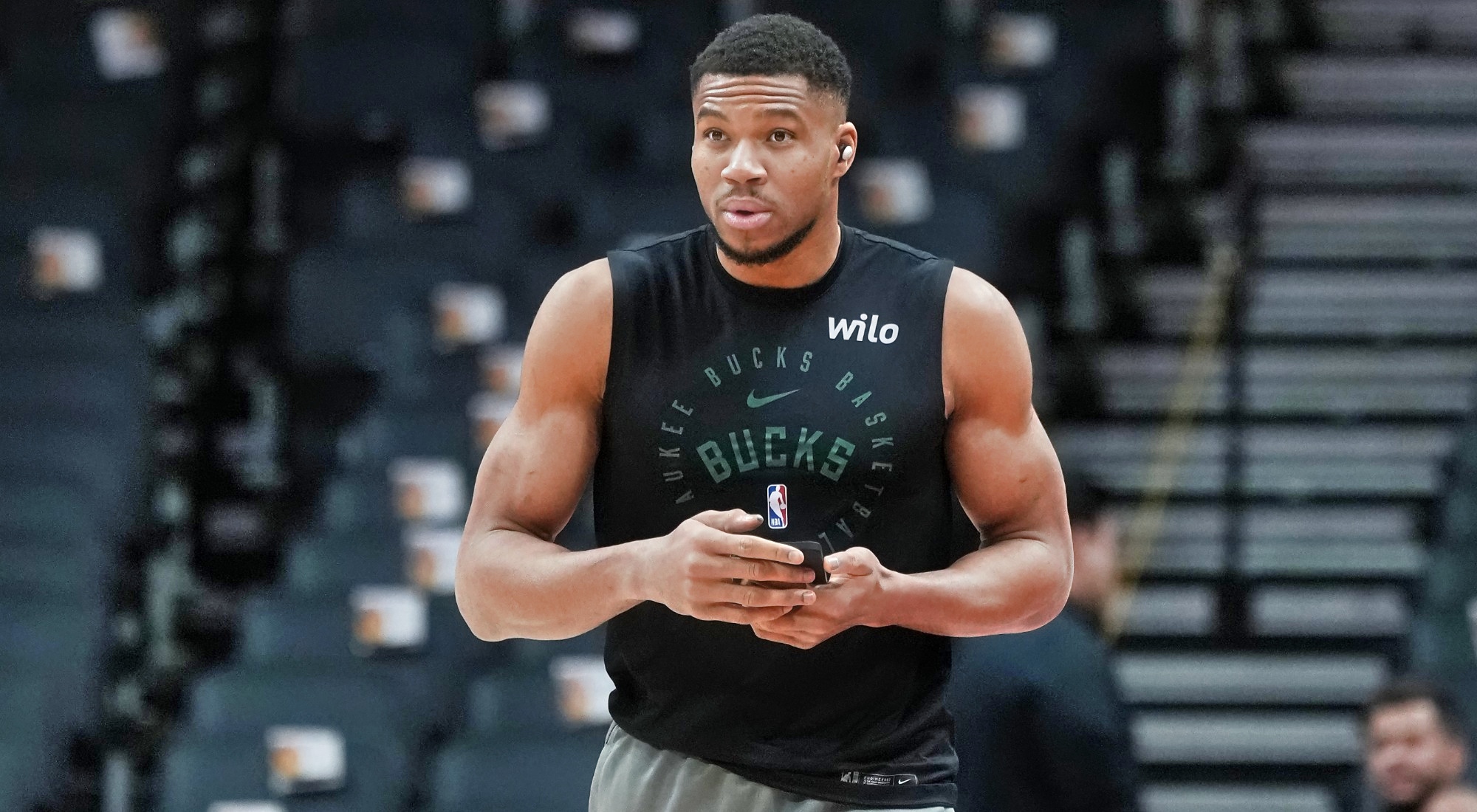 Surprise Contender To Make "Tsunami-Type" Offer For Giannis Antetokounmpo