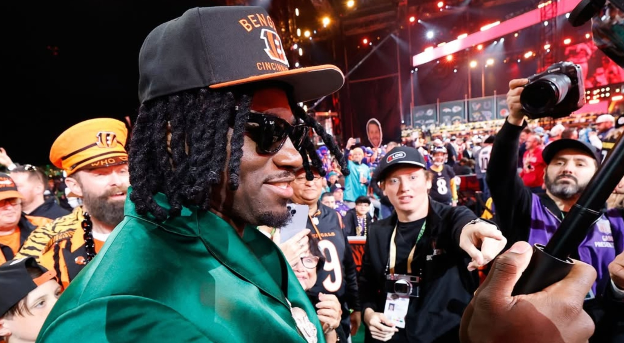 What’s Behind Bengals’ Contract Dispute With Shemer Stewart?