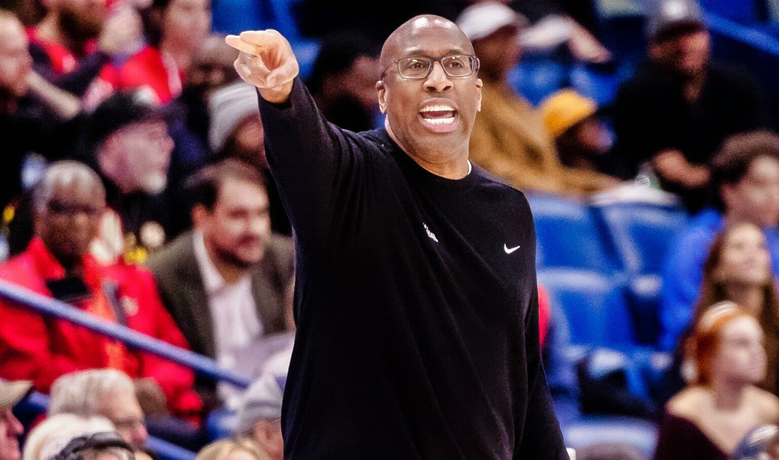 Knicks HC Mike Brown Gets Brutally Honest About Hearing Boos at Madison ...