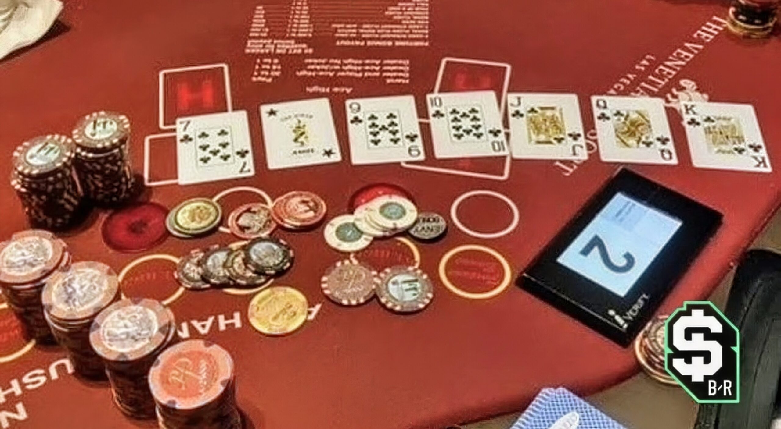 Social Media Freaks Out as Vegas Gambler’s Insane $5 Side Bet Scores a ...