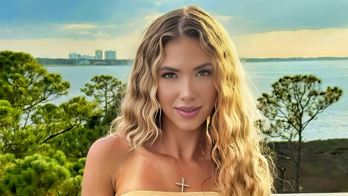 PHOTOS: Kansas City Chiefs Owners Daughter Gracie Hunt Turns Heads In ...
