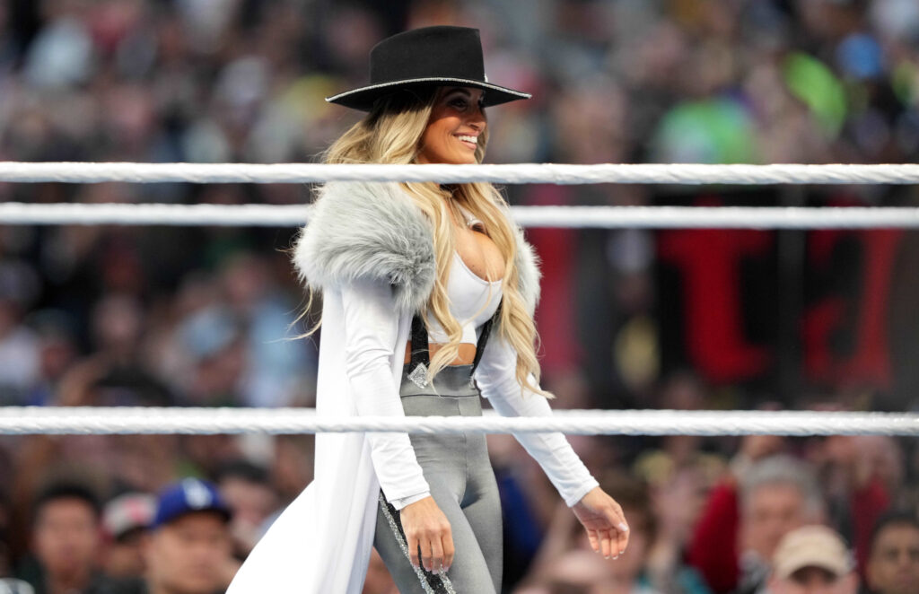 WWE Legend Trish Stratus Stuns Fans With Her 'Impossible' Yoga Move At ...