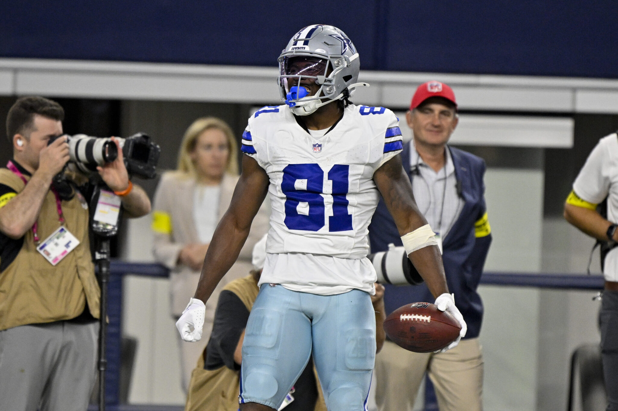 Dallas Cowboys Wide Receiver Reportedly Expected To Miss At Least One ...