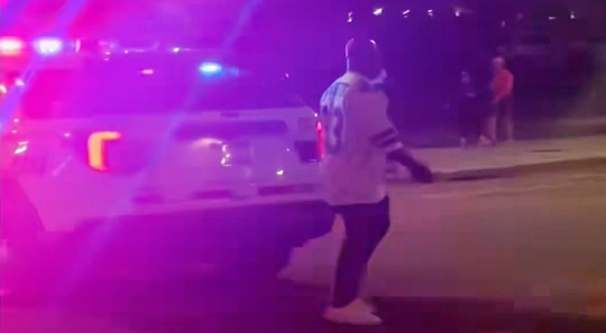 Philadelphia Police Officer Viciously Trolled Dallas Cowboys Fan At ...