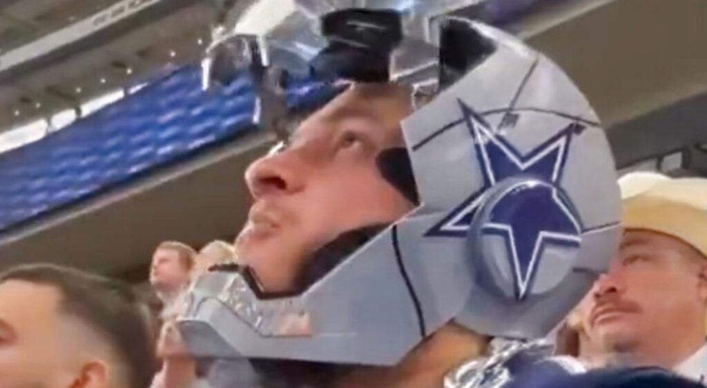 Dallas Cowboys Fan Broke The Internet With His Fully Functioning "Iron ...