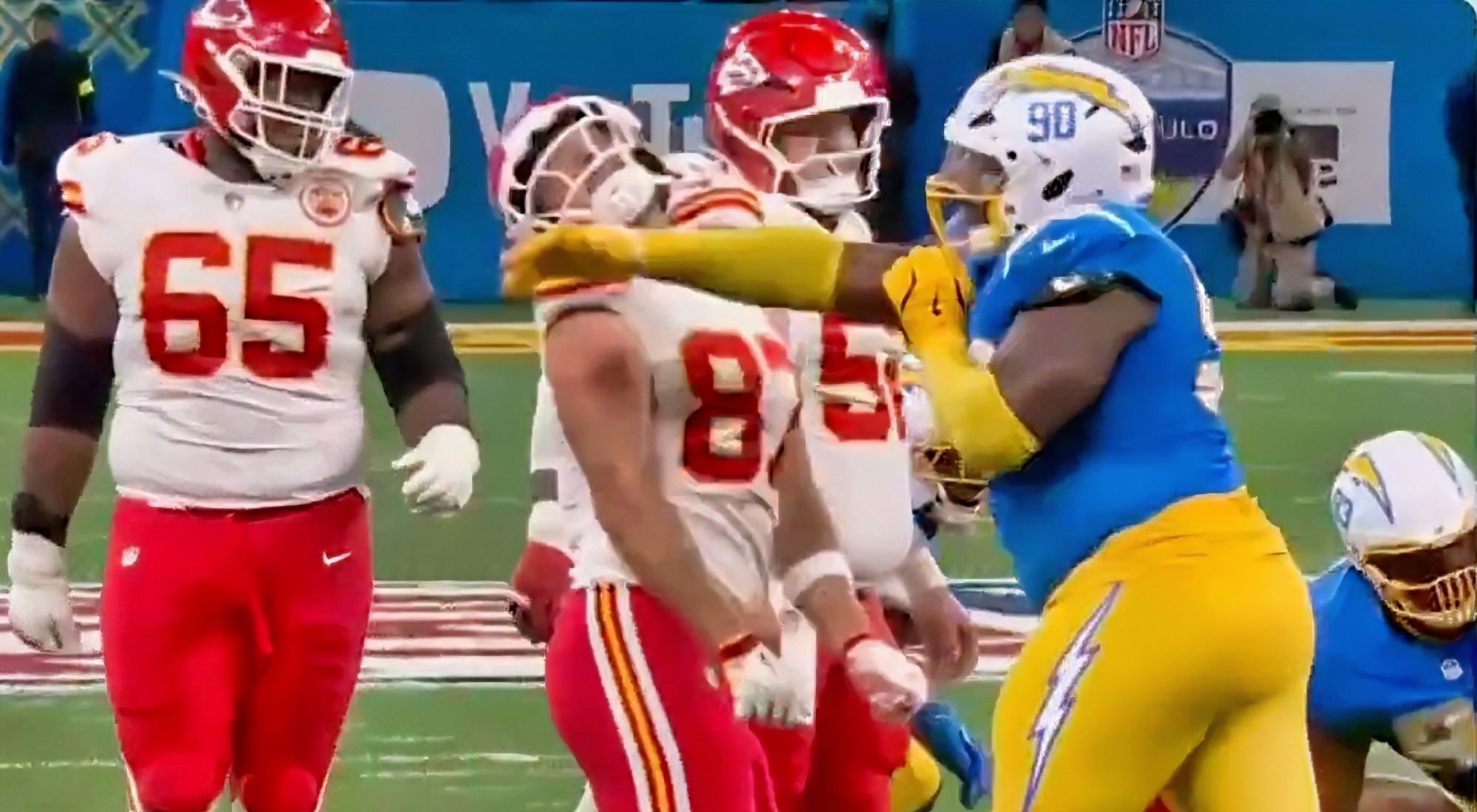 Los Angeles Chargers Player Delivers Haymaker To Travis Kelce's Jaw ...