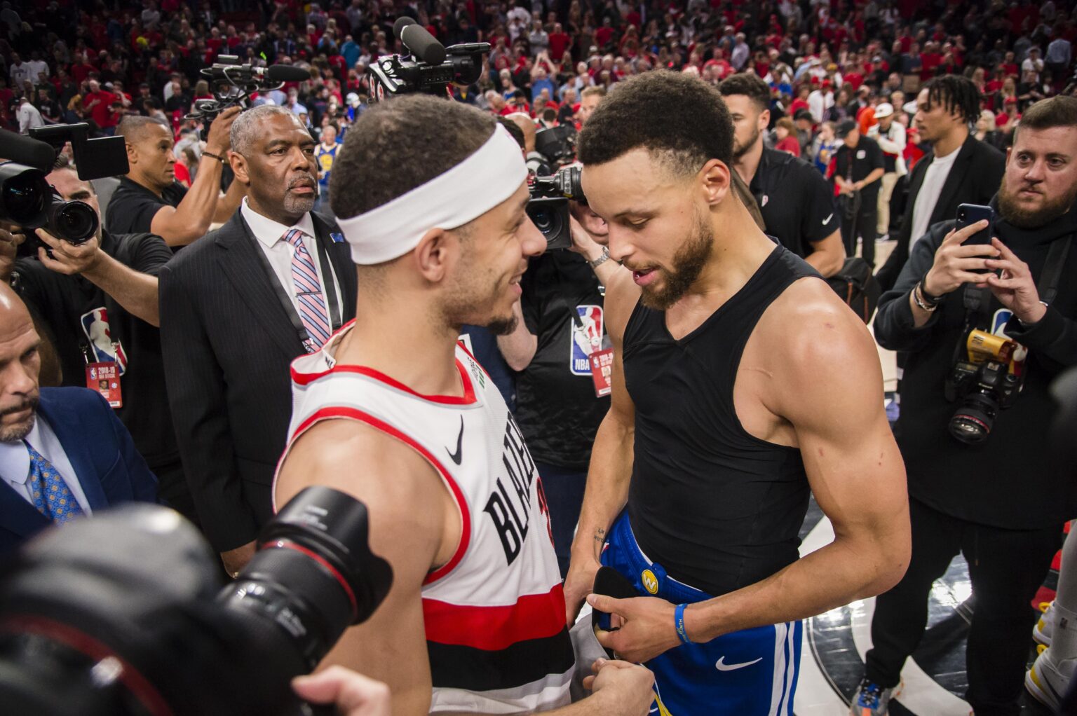 Social Media Went On A Stephen Curry Meme Fest After His Brother Seth ...