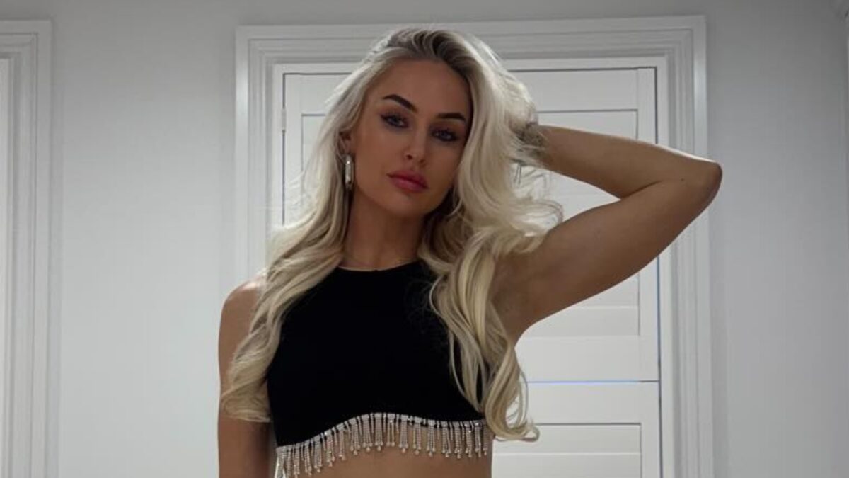 Golf Sensation Charley Hull Was Looking Like A Snack With Her Abs On ...