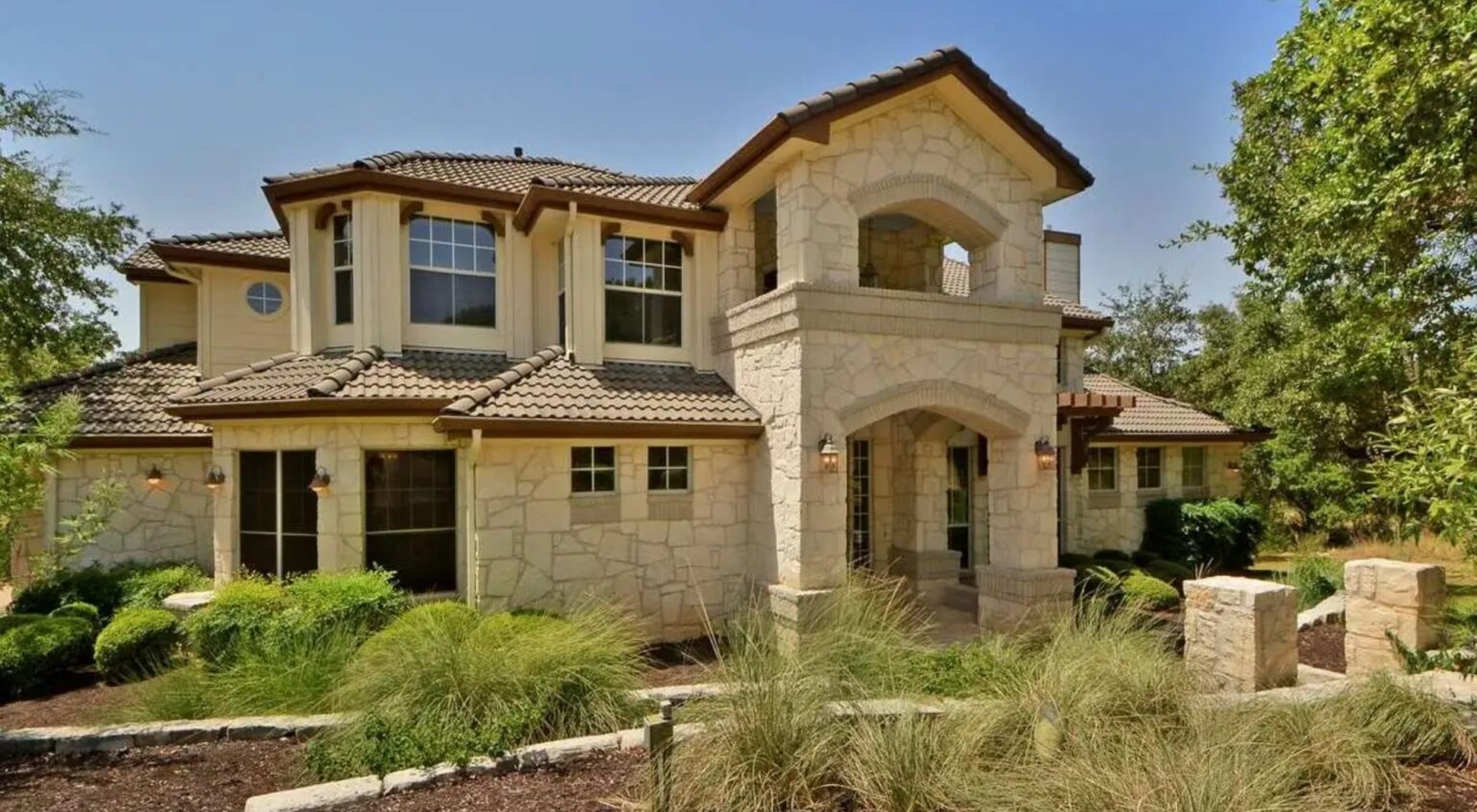 A Rare Look Inside Tim Duncan’s Private Texas Mansion