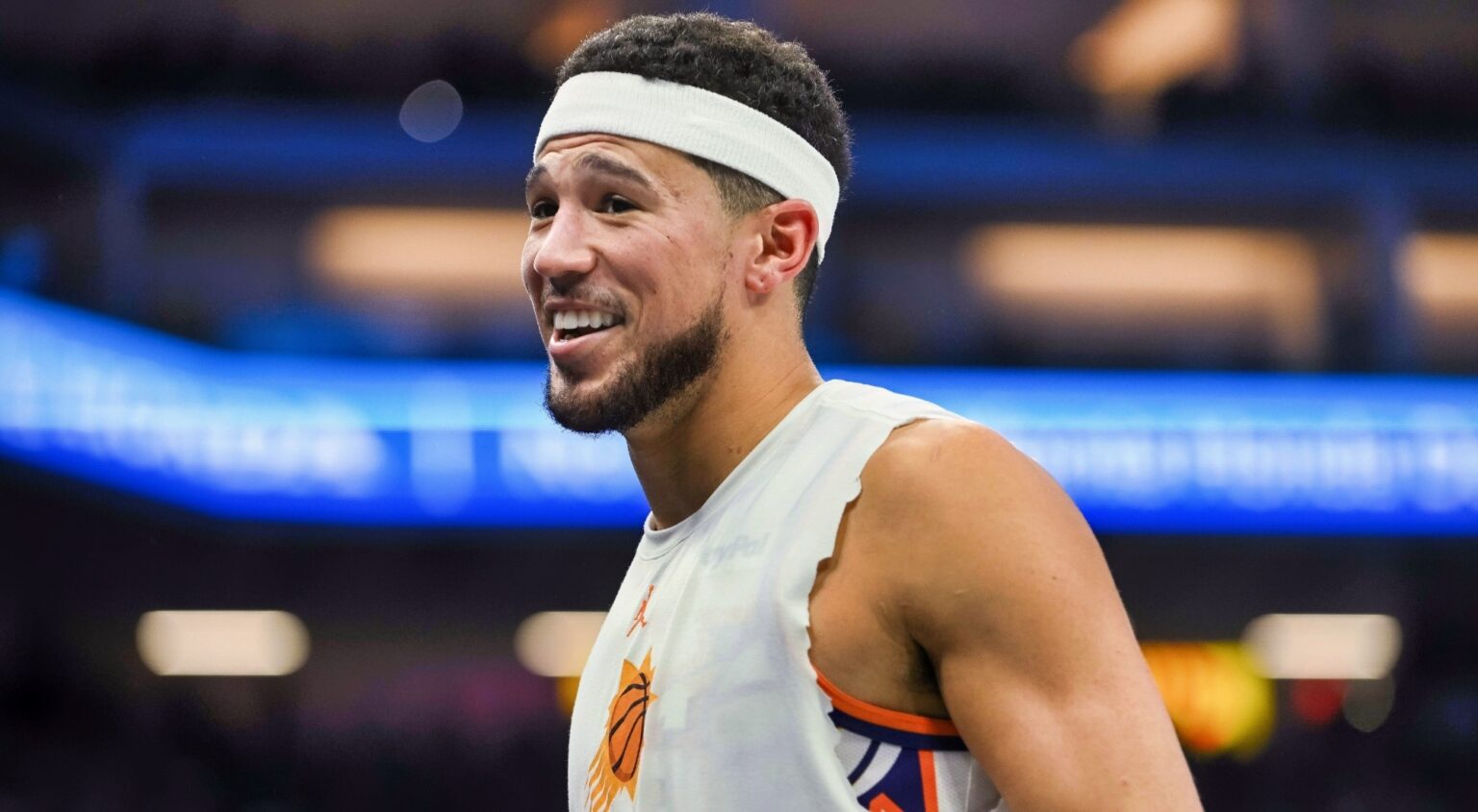 Devin Booker Has Entire Arena Erupting After Ice-Cold Game-Winning ...