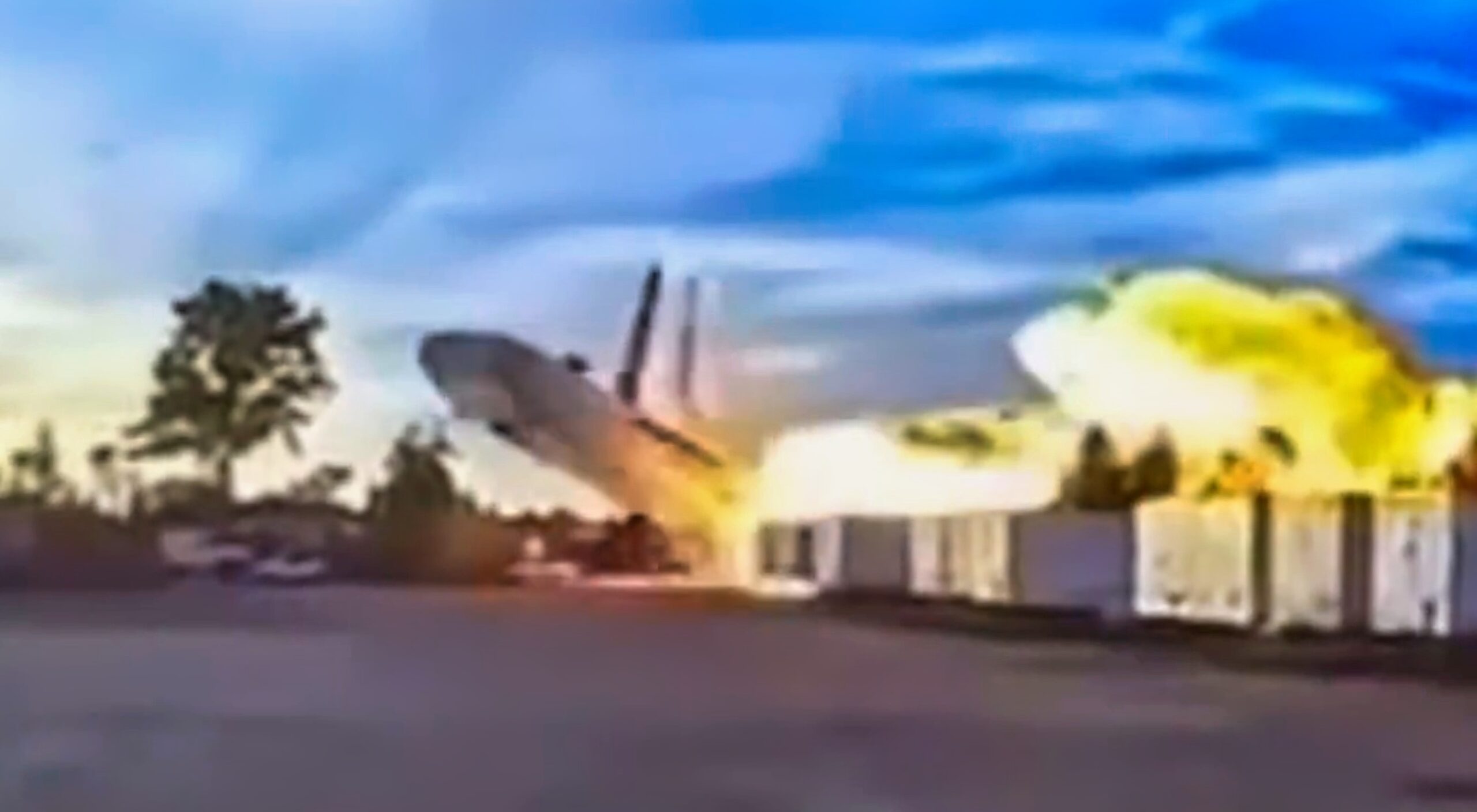 Chilling New Up-Close Angle of UPS MD-11 Cargo Plane Crashing Through ...