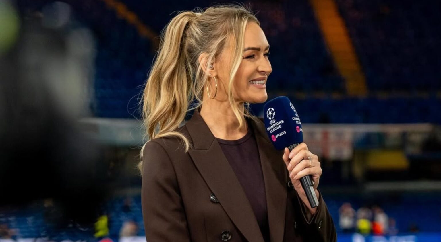 Football Reporter Laura Woods Collapses On Live TV – Broadcast Cuts to ...
