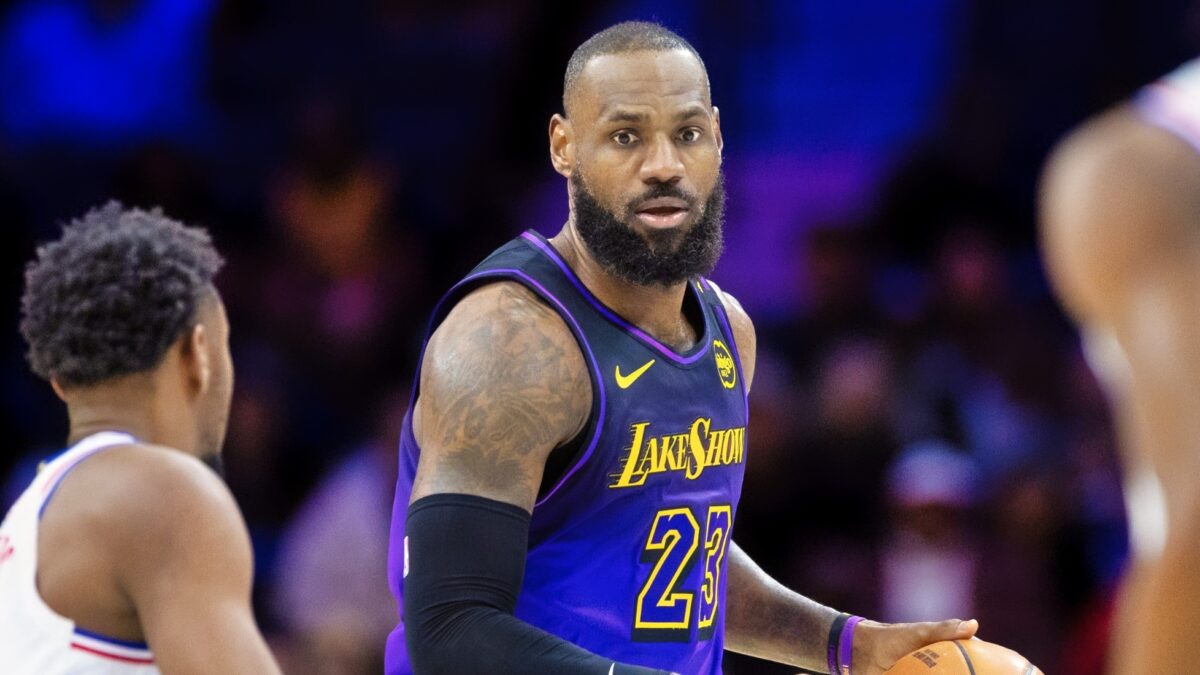 Is LeBron James Playing Tonight Against the Kings? Latest Injury Update ...