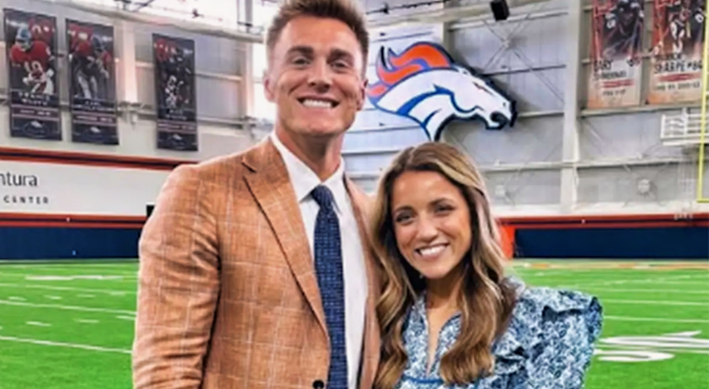 Bo Nix's Wife Shares Emotional Photo Of Her Husband On Locker Room ...