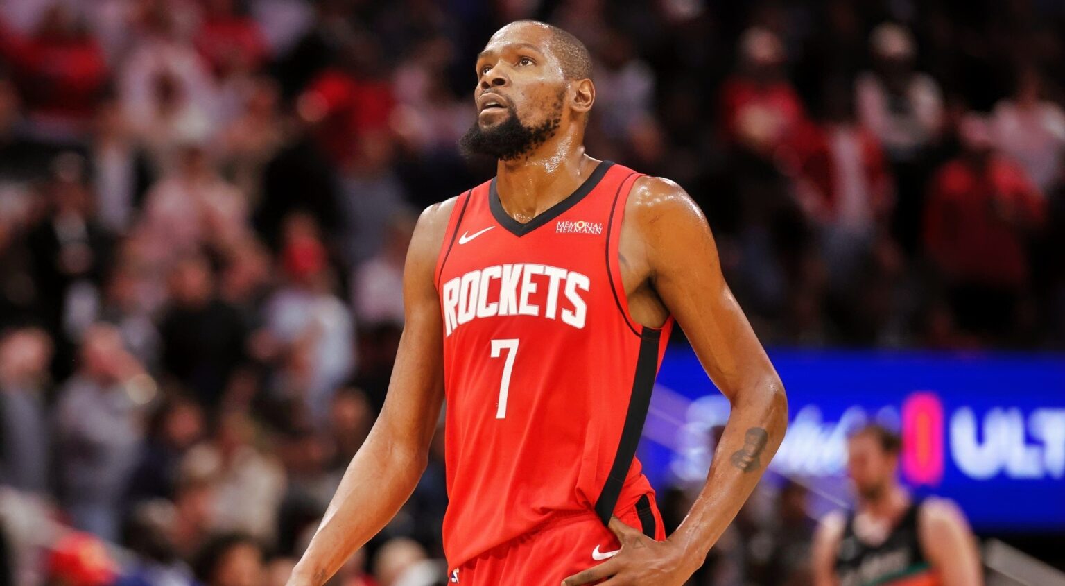 Kevin Durant Sends Internet Into Frenzy After Cameras Catch Him Doing ...