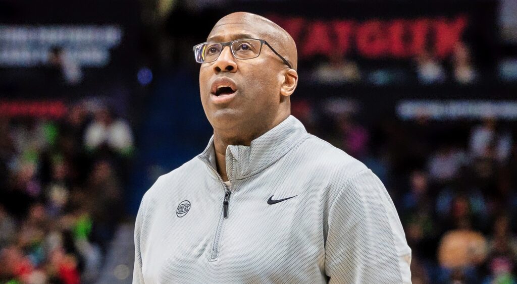 Mike Brown Walks Off in Chilling Silence as Kings Bench Watches in ...