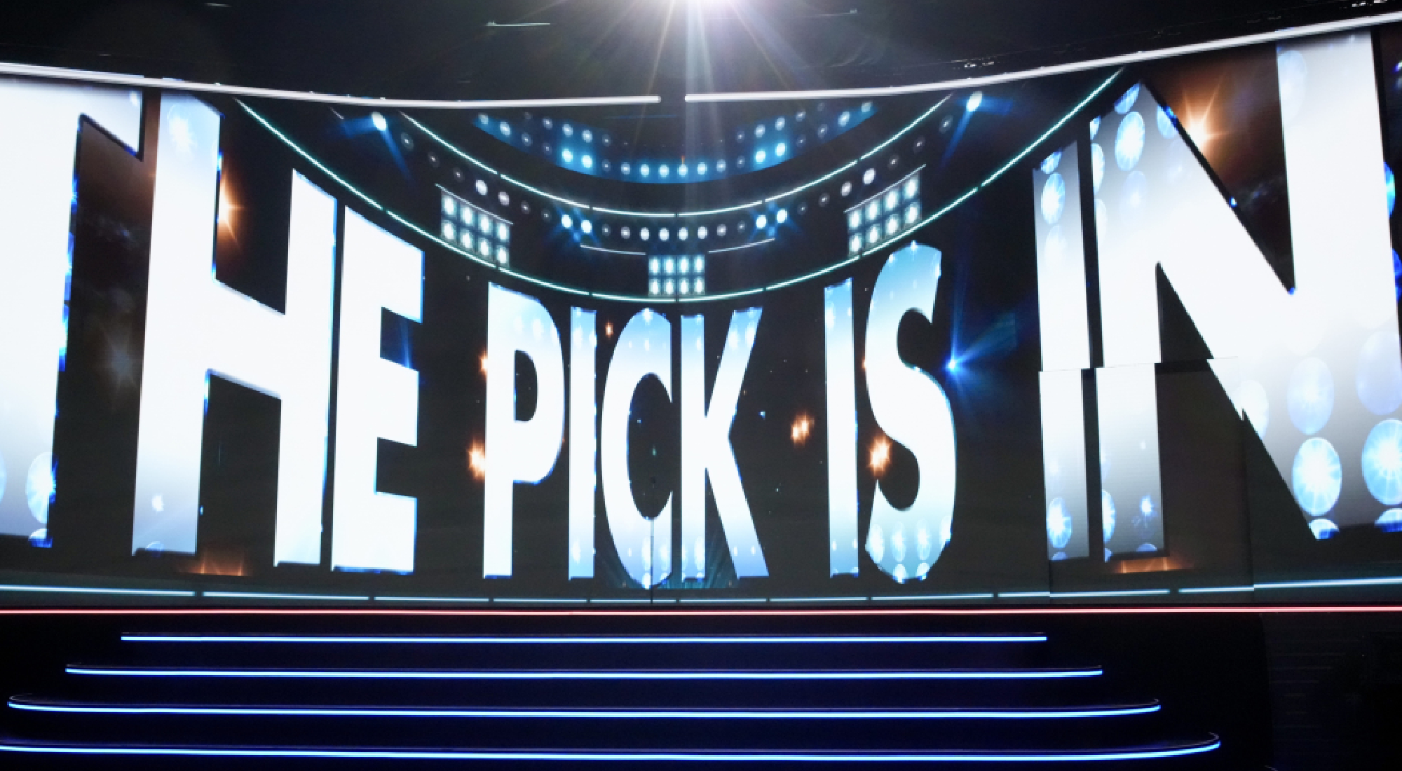 Rare College Hockey Fight Breaks Out As Superstar NHL Draft Pick Drops ...