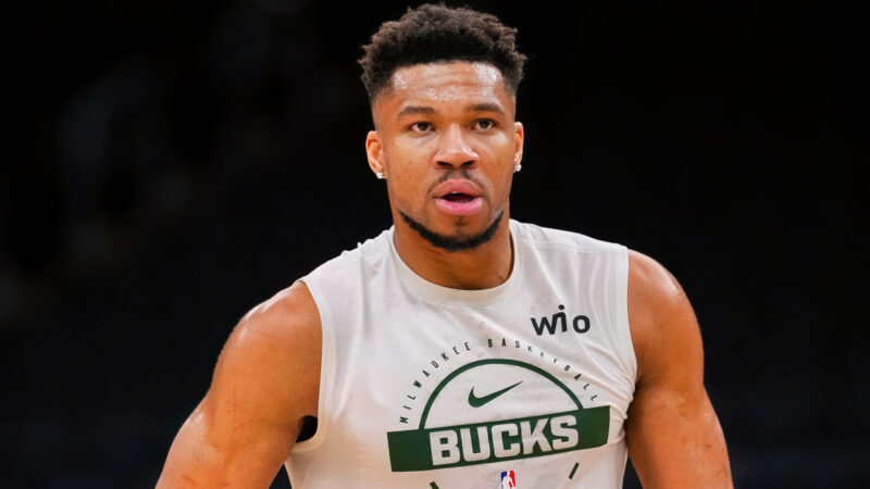 Giannis Antetokounmpo’s Trade Status Gets Major Update as Deadline ...