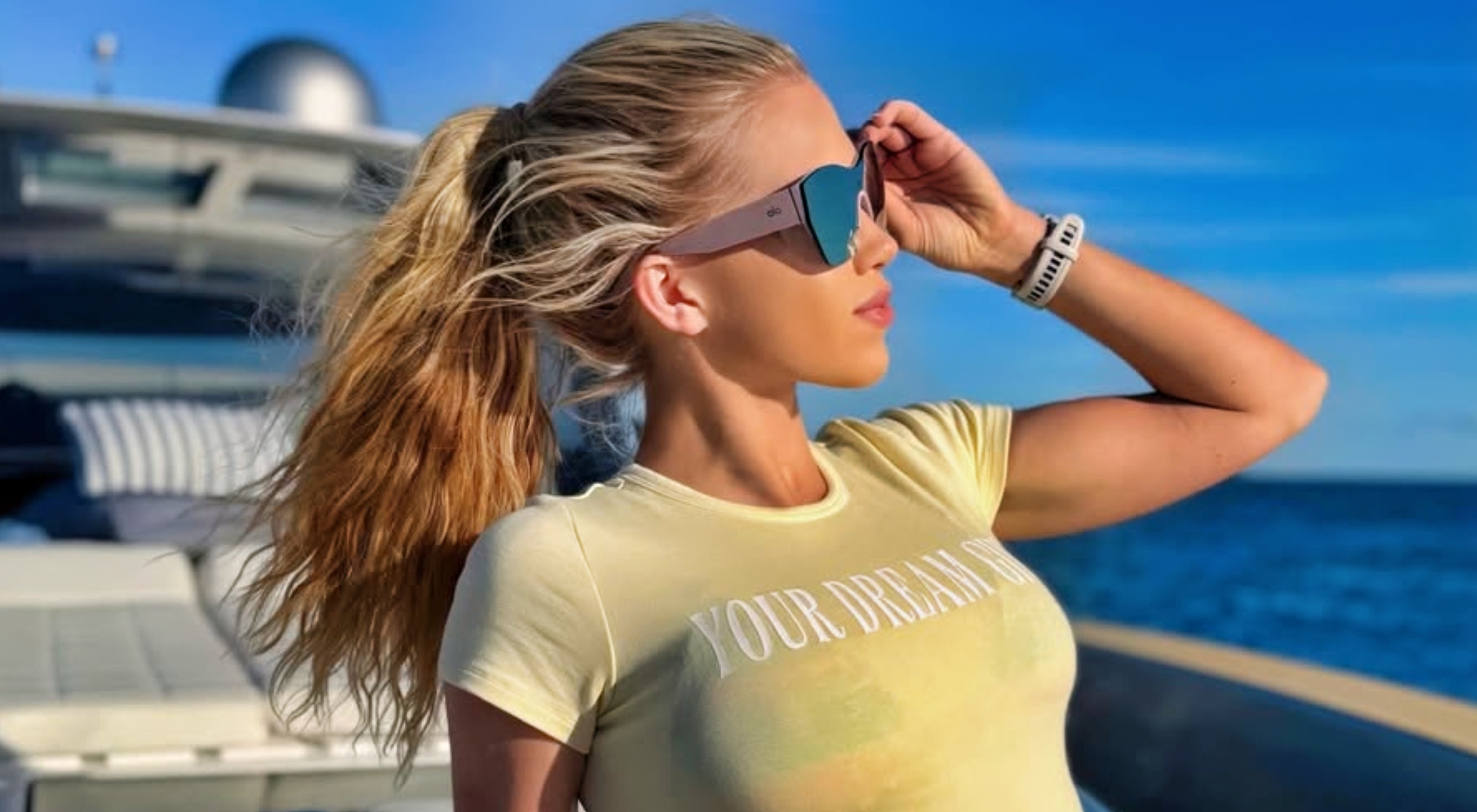 Chiefs Heiress Gracie Hunt Hits the Beach in Eye-Catching Bikini For ...