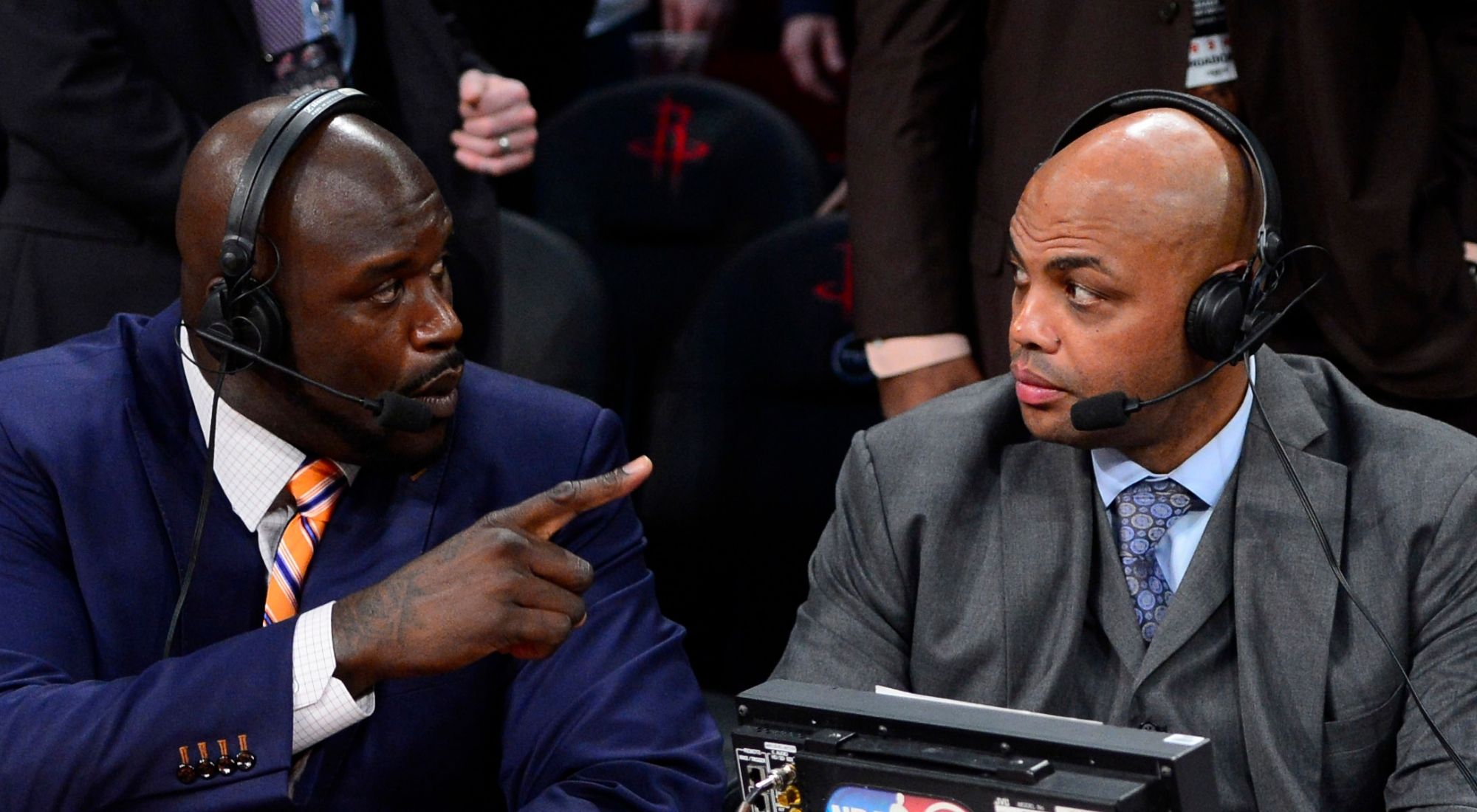 Shaquille O'Neal and Charles Barkley Argue Over Karl-Anthony Towns ...