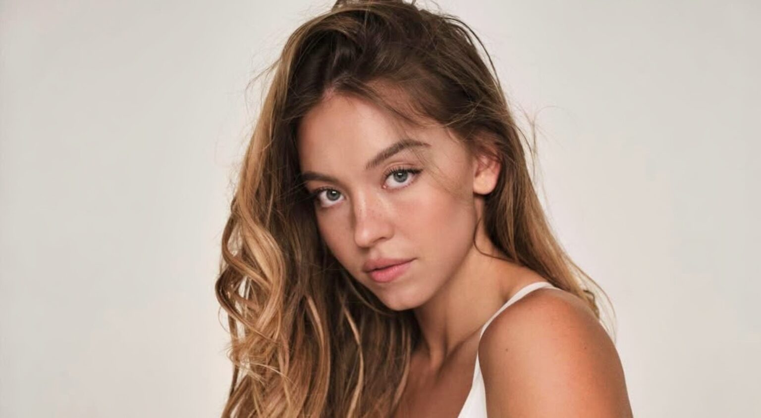 Sydney Sweeney Stuns Fans By Showing Off Her Impressive Soccer Skills ...
