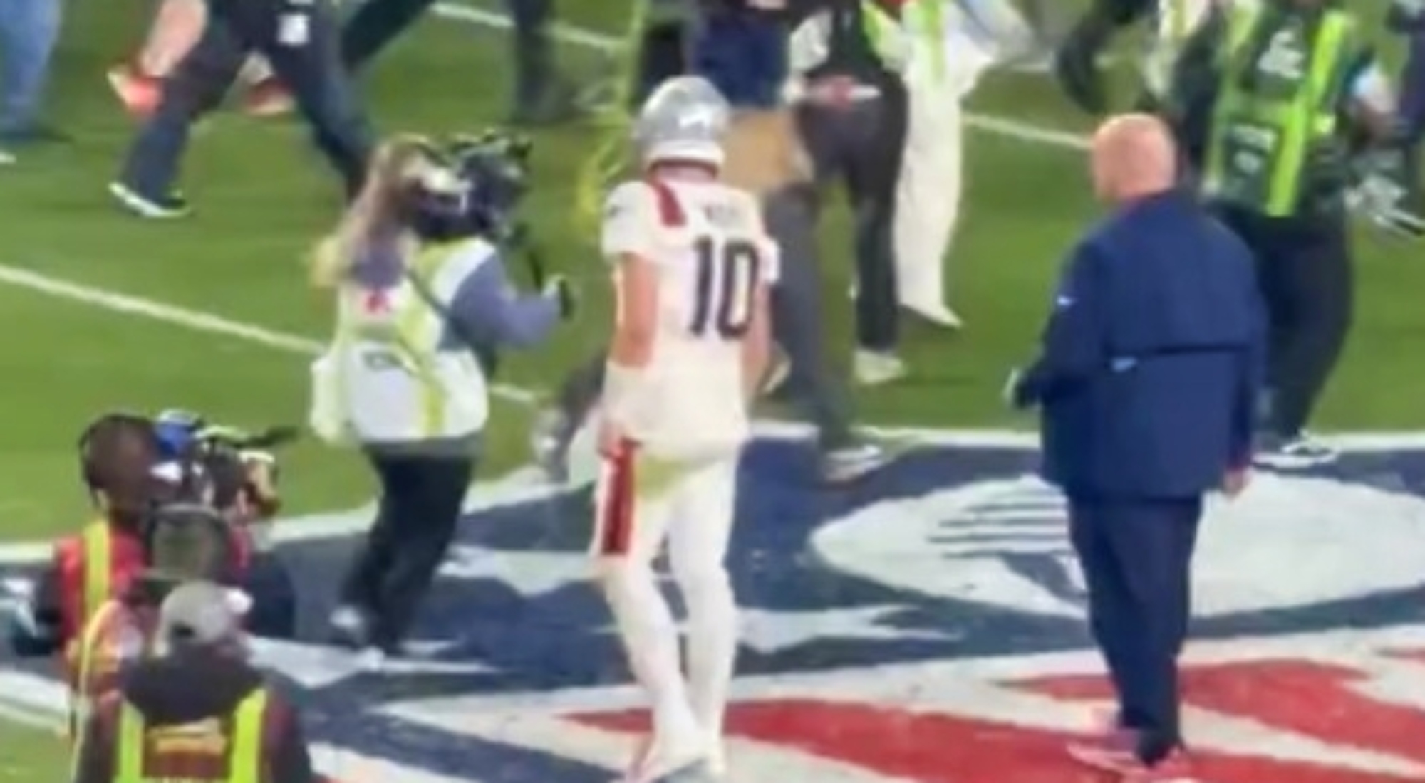 NFL Fans Are Destroying Sam Darnold For His 'Classless' Act Towards ...